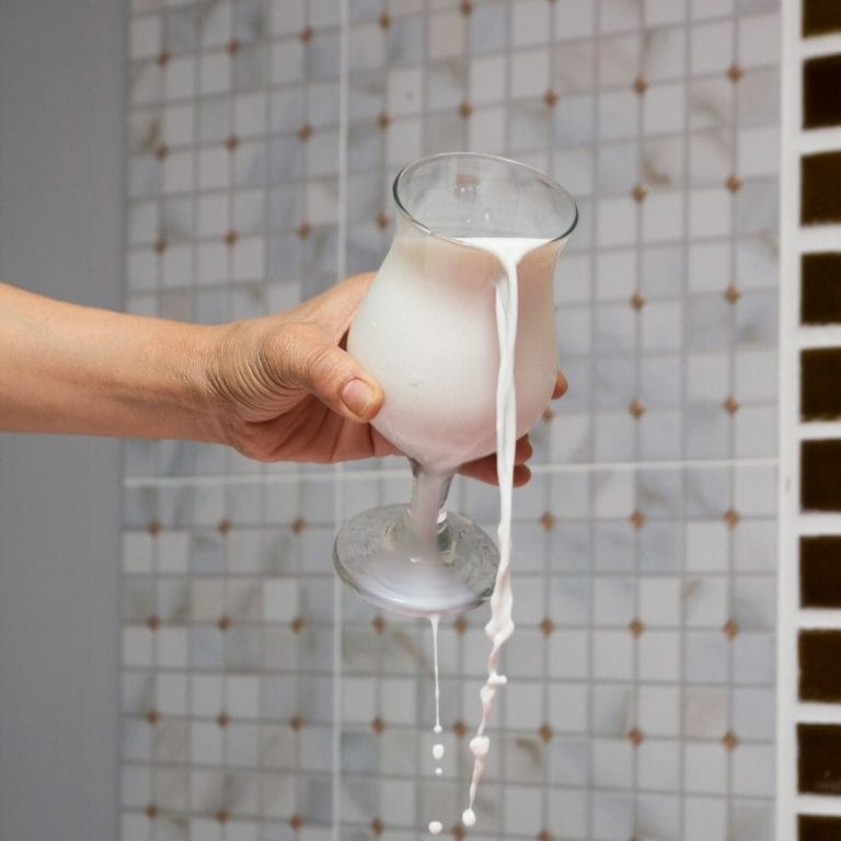 Milk Baths: What Are the Amazing Benefits? | Big Bathroom Inspiration