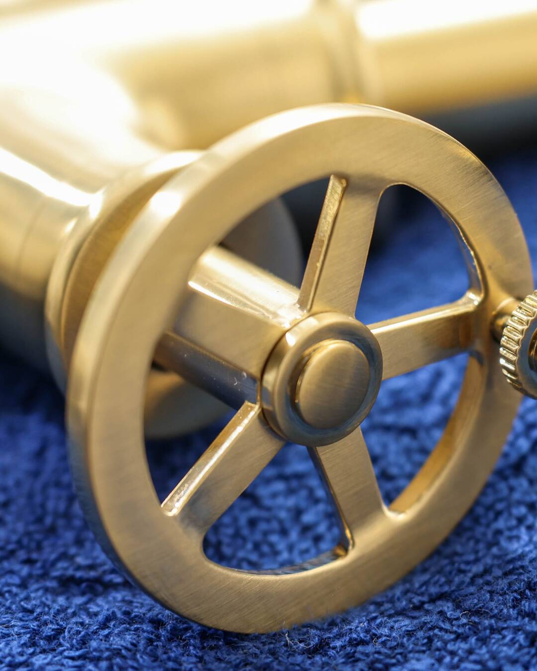 gold bathroom brassware | Big Bathroom Inspiration