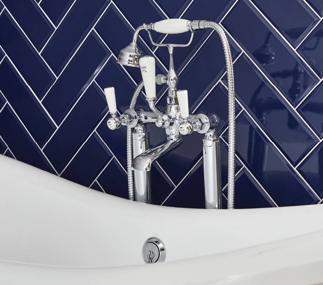 chrome bathroom brassware | Big Bathroom Inspiration
